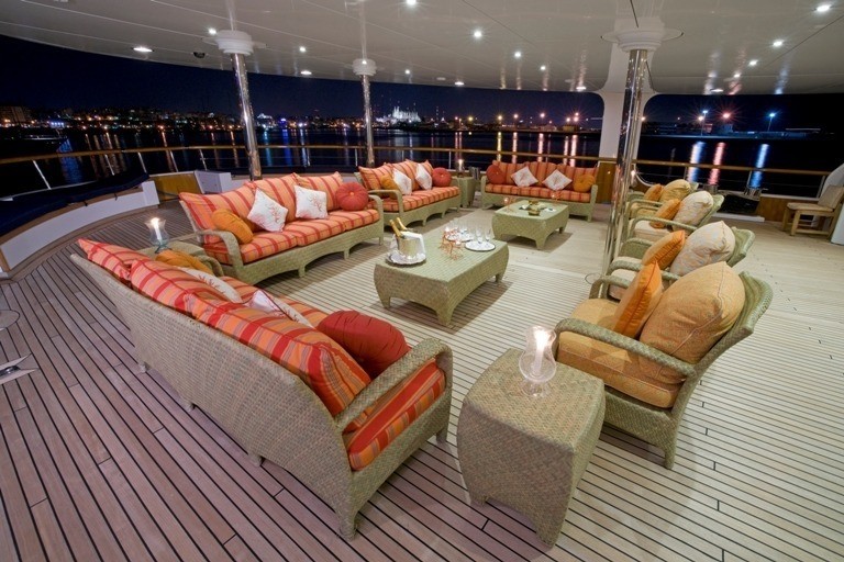 Yacht LEANDER G, Peene-Werft | CHARTERWORLD Luxury Superyacht Charters